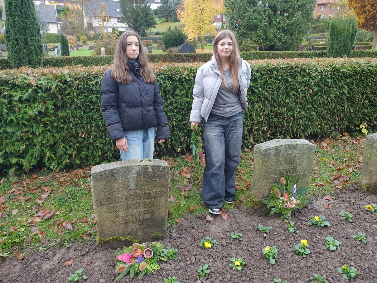 Gedenken an Kriegsopfer - Volkstrauertag 2024 - IGS Bad Salzdetfurth